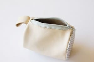 round zipper case tutorial - see kate sew