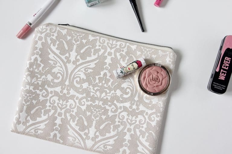 zipper pouch tutorial [3 ways!!] with the Cricut Maker! - see kate sew