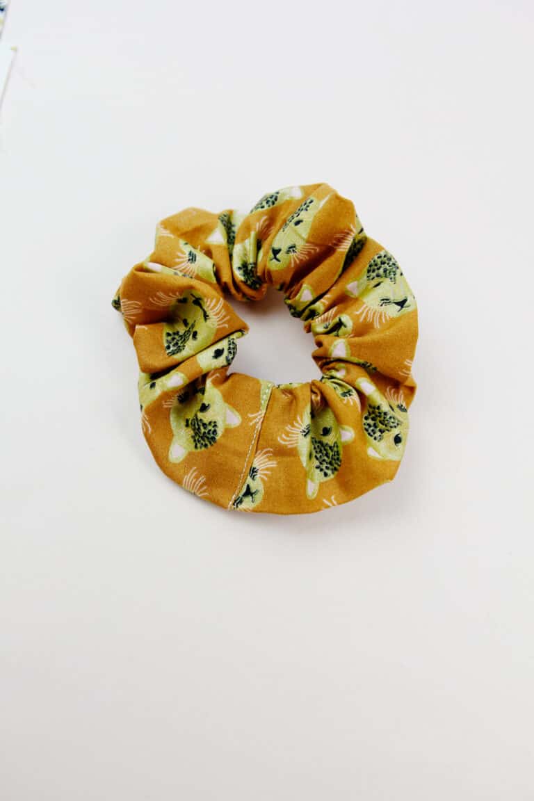 how to sew a scrunchie - easy tutorial - see kate sew