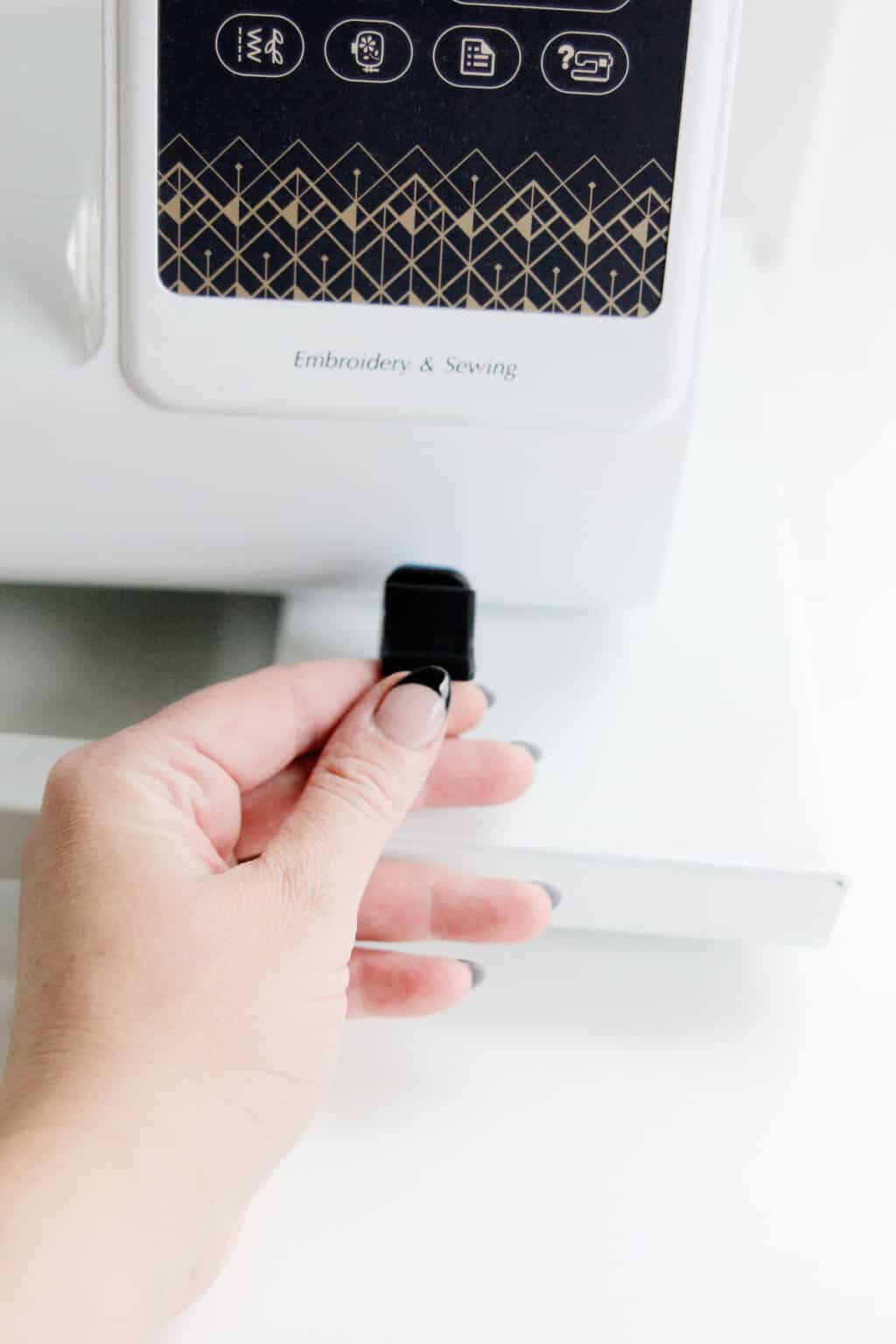 Cutie Quilt Frame and Q'nique 16 Longarm Machine Review - see kate sew