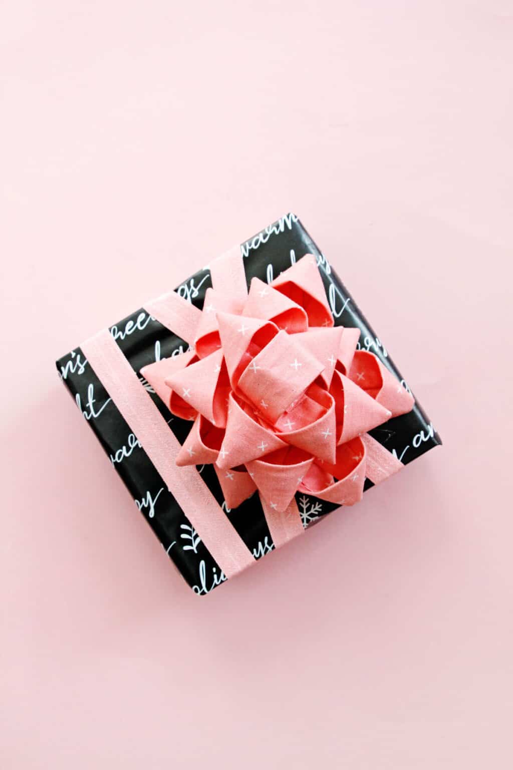 DIY Christmas Gift Bows with Fabric - see kate sew