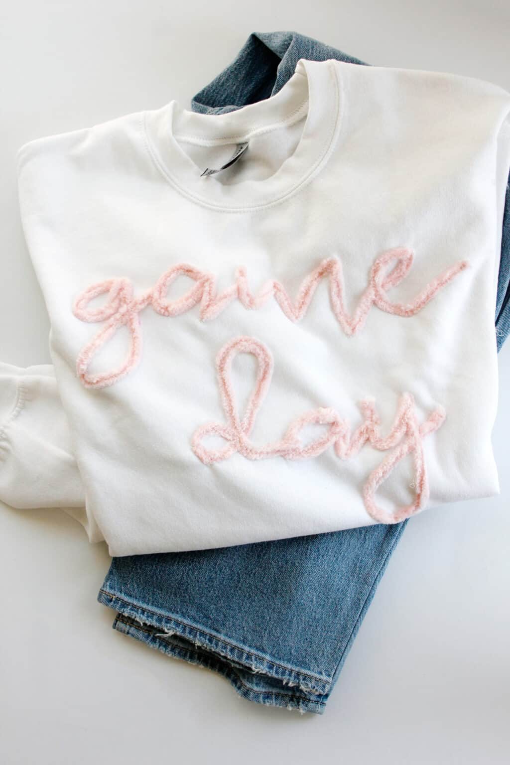 Chenille Yarn Sweatshirt Tutorial - Easy Faux Embroidery - see kate sew