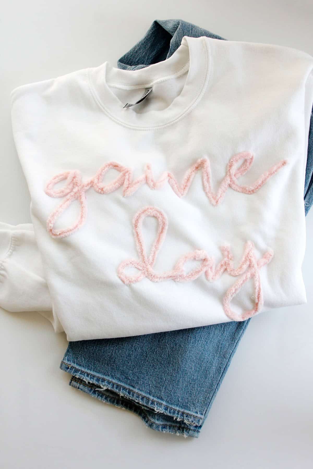 Chenille Yarn Sweatshirt Tutorial - Easy Faux Embroidery - see kate sew