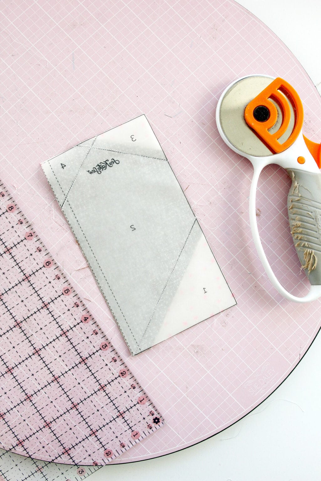 Foundation Paper Pieced Heart Quilt Block with FREE Pattern - see kate sew